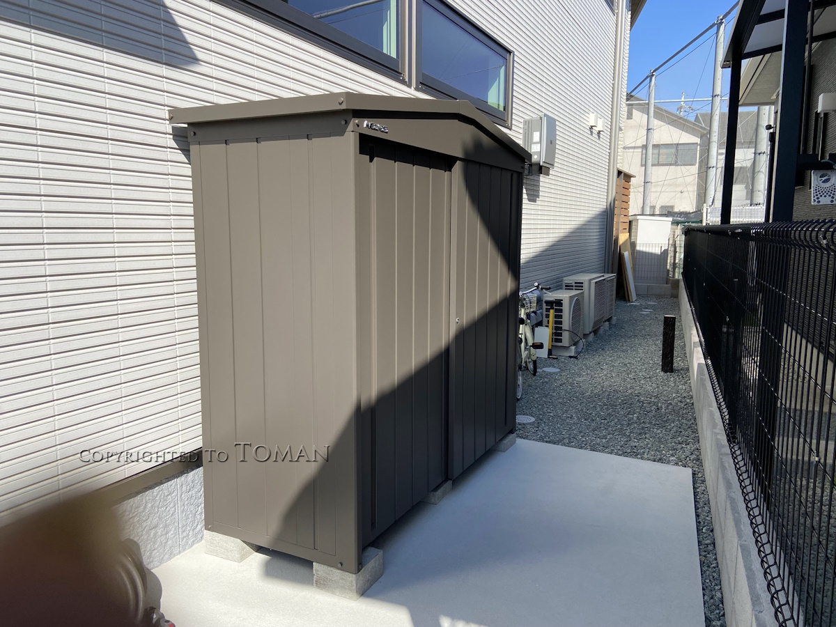 大阪府堺市 M様邸 マツモト物置 NT-187DN おしゃれ物置 物置 外構 | 大阪・三重・愛知・滋賀のカーポート・目隠しフェンス・物置格安工事 | エクステリア.com